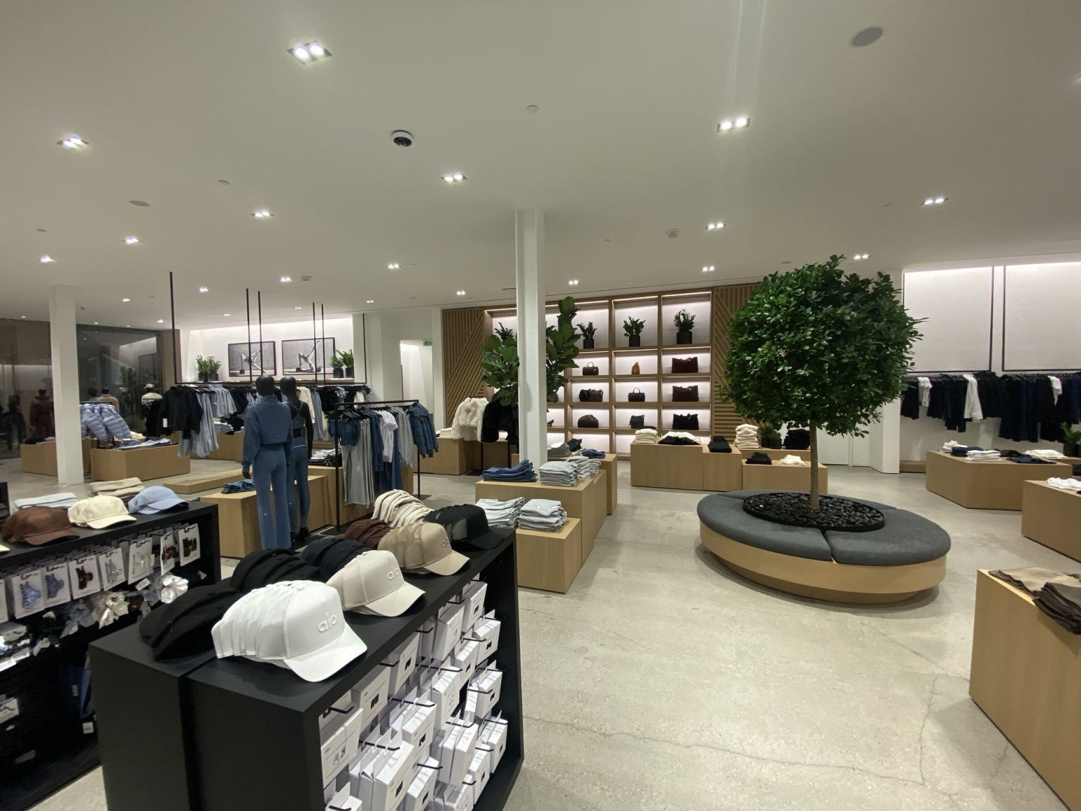 Featured Project: Alo Yoga in Scottsdale, AZ - Elder-Jones | General ...