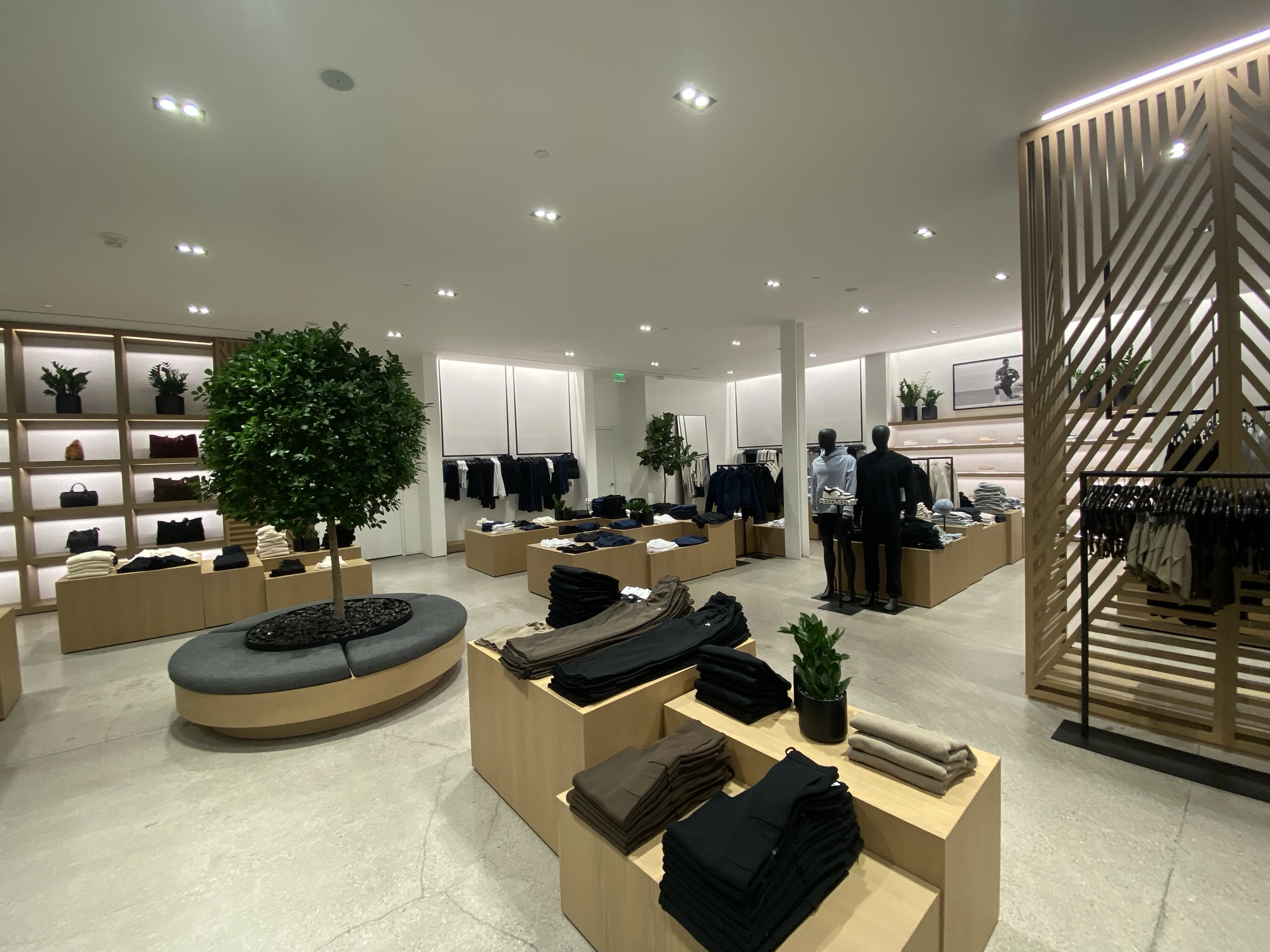 Featured Project: Alo Yoga in Scottsdale, AZ - Elder-Jones | General ...